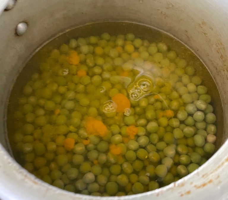 Green Vatana (Dried Green Peas) Curry – sarchakra